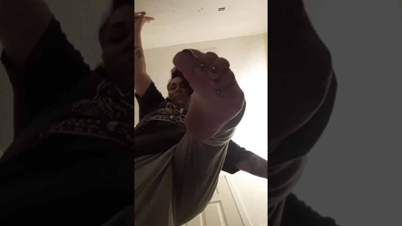 Giantess Feet POV