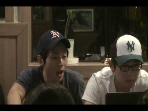 HS.Ahn singin a song w/ JH.Yoo