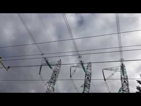 Fils conducteurs sous très haute tension