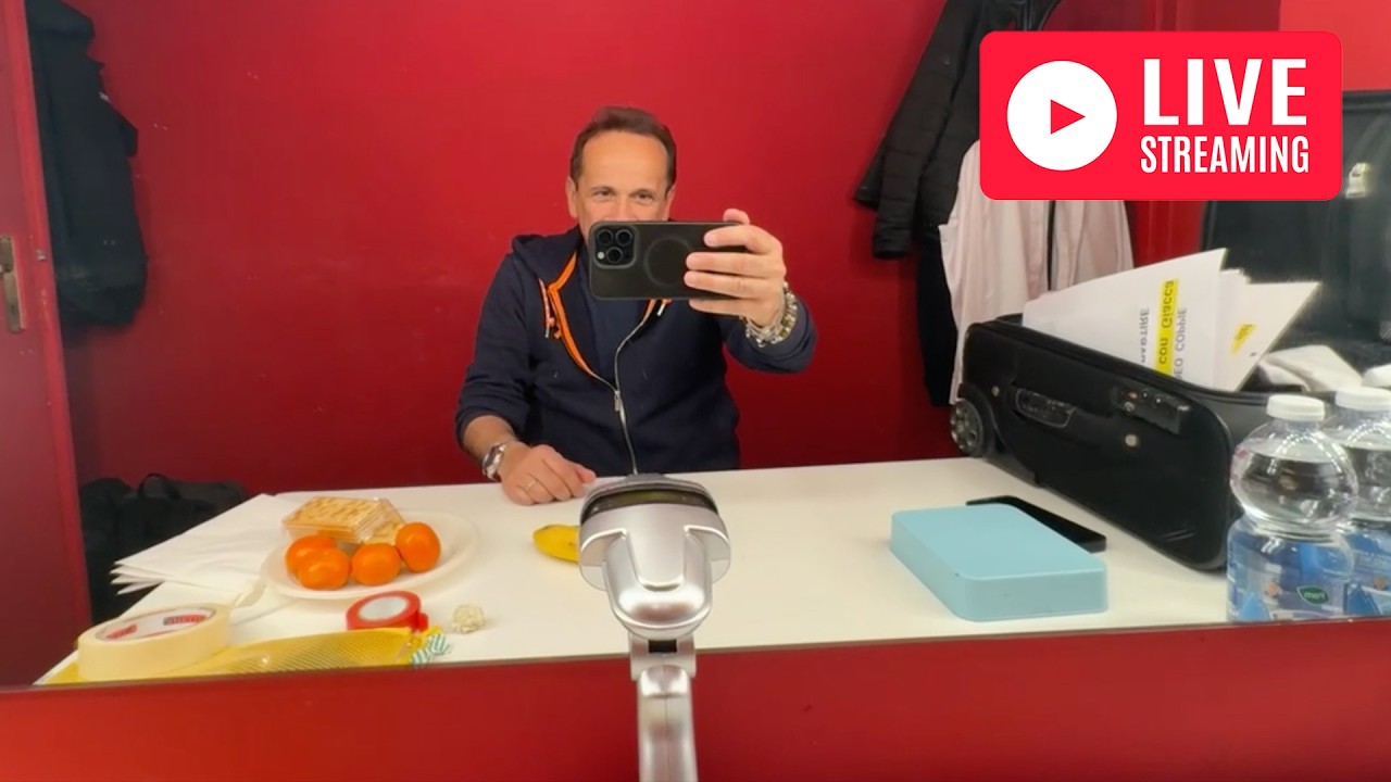 UCCIO DE SANTIS - Dietro le quinte del Teatro Alfieri di Torino