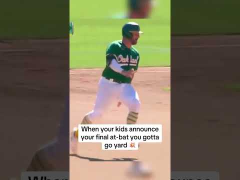 Stephen Vogt homers in his final at-bat after his kids introduce him! 💣🔥 #MLB #BaseballMagic