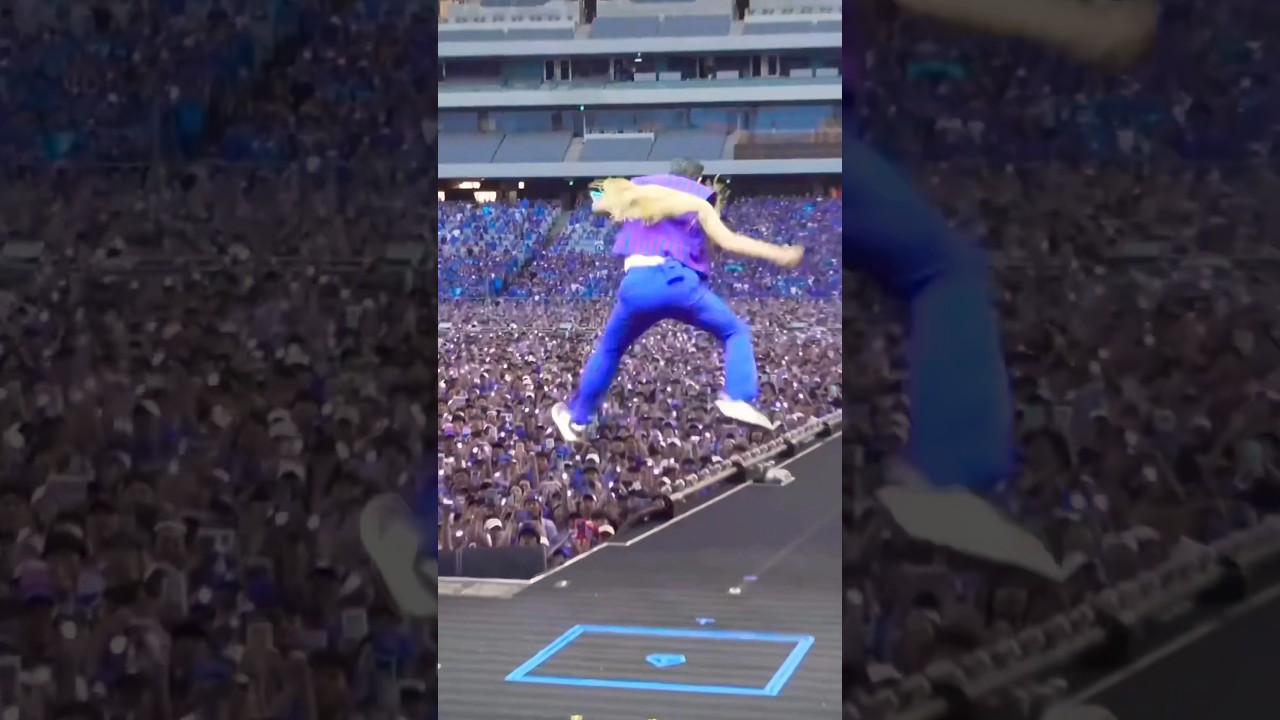 PSY entering the concert stage | #shorts #psy #gangnamstyle