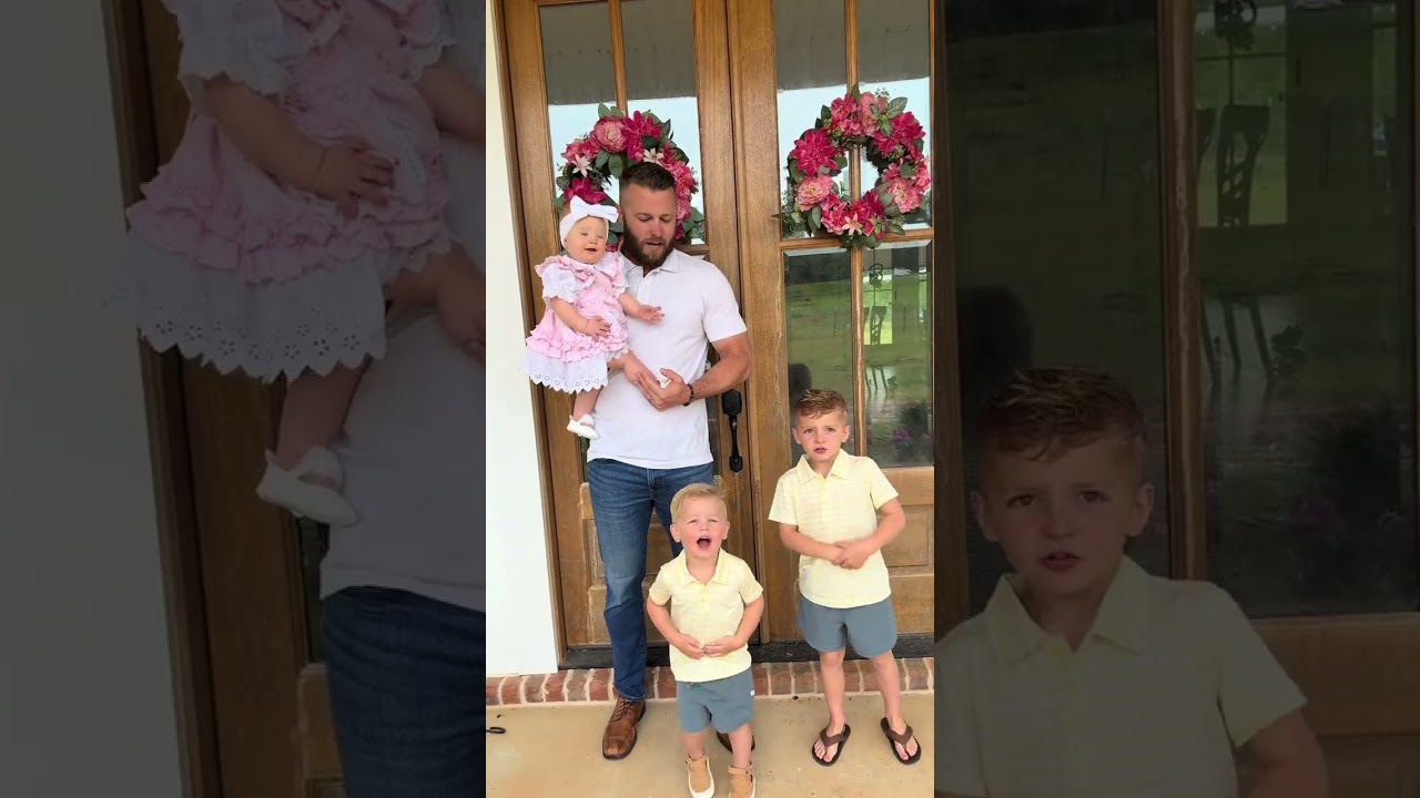 Over here trying not to be crazy and get a family picture 💞 #family #familymoment #love #bonding