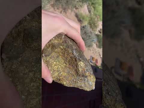 What Does Tellurium Ore Look Like?