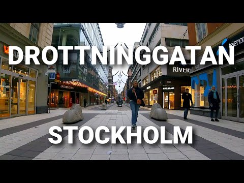Sunday Walk In Drottninggatan, Stockholm