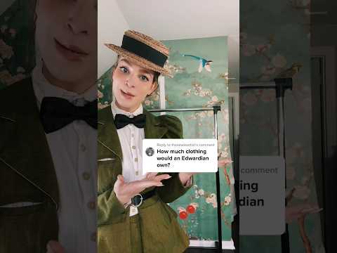 How much clothing did people own in the 1900s?