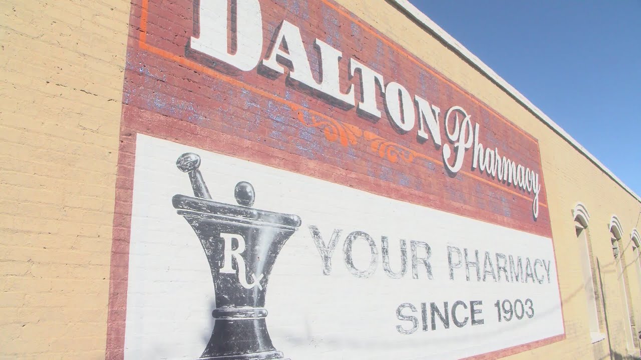 Slocomb pharmacy dim lights to fight rising prices