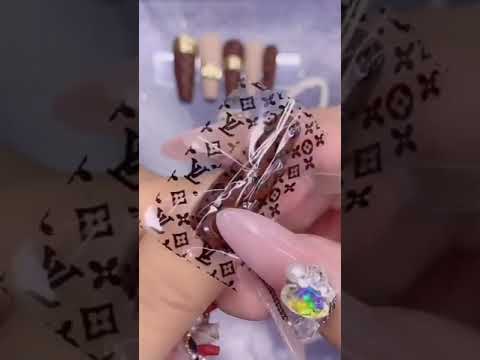 Logo Chic nail design tutorial