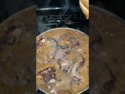 Salisbury steak #salisburysteak ##steakrecipes #sundaydinner #easymealstomakeathome