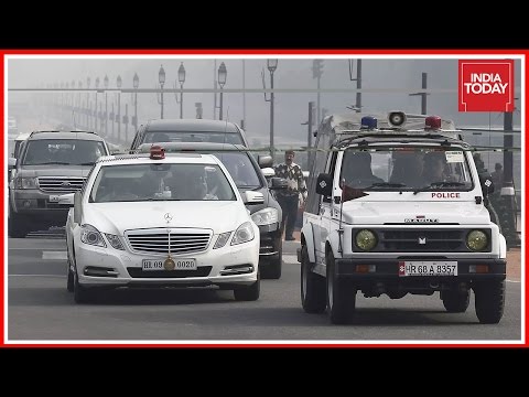 #LalBattiBandh: How Politicians Have Reacted To The Ban On Red Beacon Lights