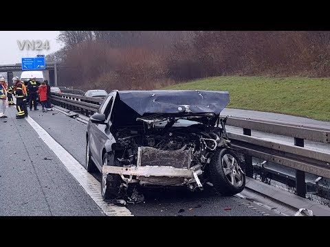 16.12.2018 - VN24 - Fahrzeuge schleuderten nach Unfall auf der A1 im Kreuz Unna in die Leitplanken