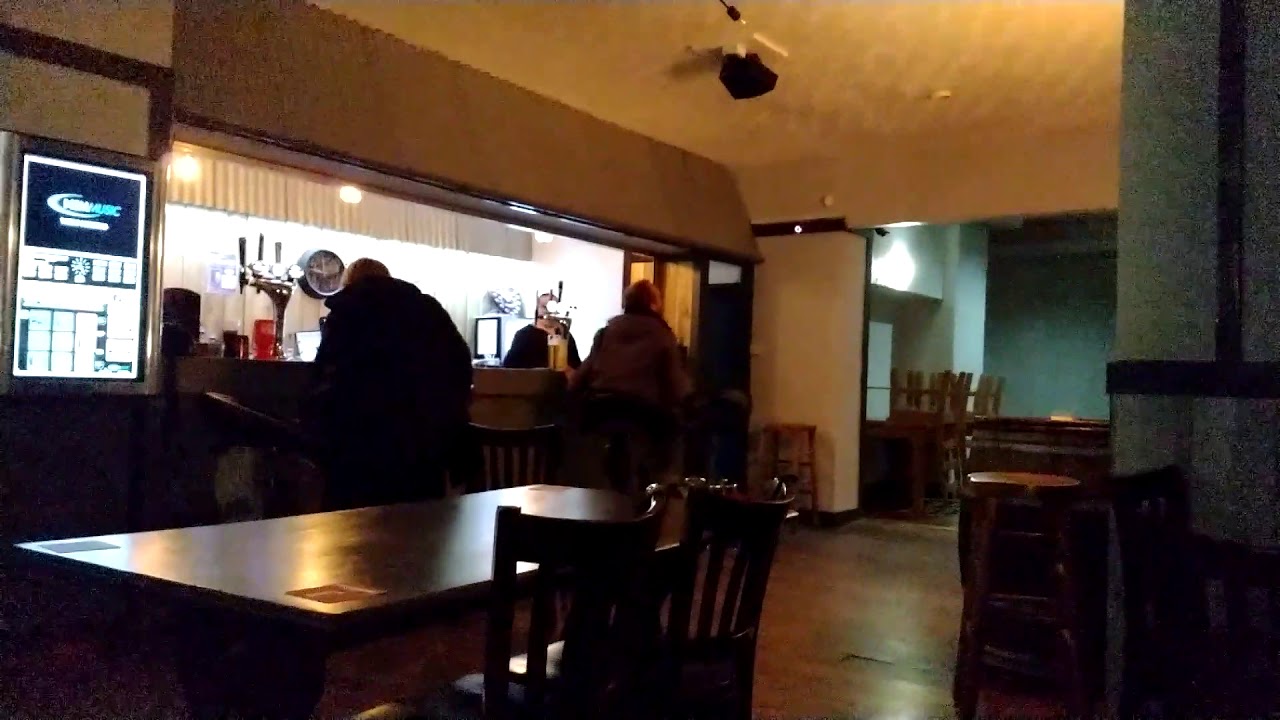 Drunk guy singing in local pub lol