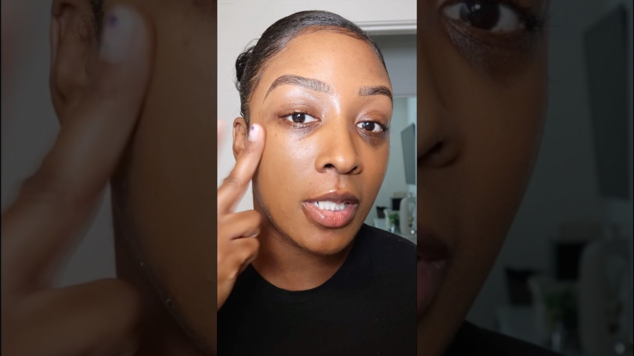 How to put on foundation the RIGHT way😮 #makeuptips #makeup #foundation