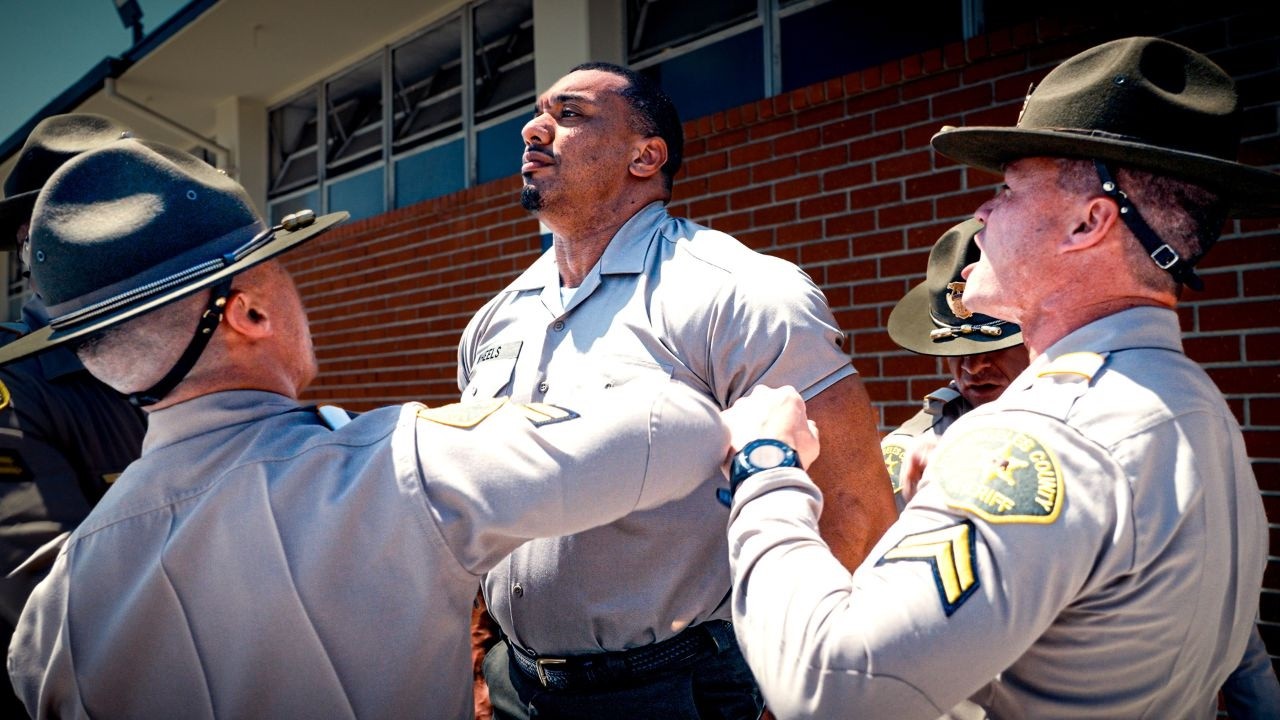 275lb Bodybuilder Joins the police academy