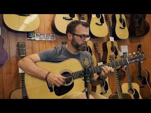 Martin D-28 Modern Deluxe with Timbre Tones Mic