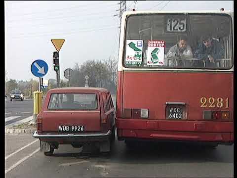 Autobus przegubowy potrafi przestawić samochód!