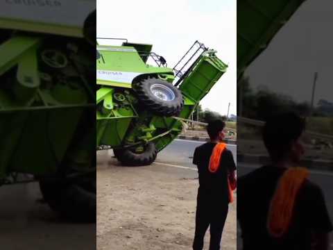 Harvester Ka Accident Ho Gya 😭😭#harvester #combine #shortvideo #youtubeshorts #vehicleline #vehicles