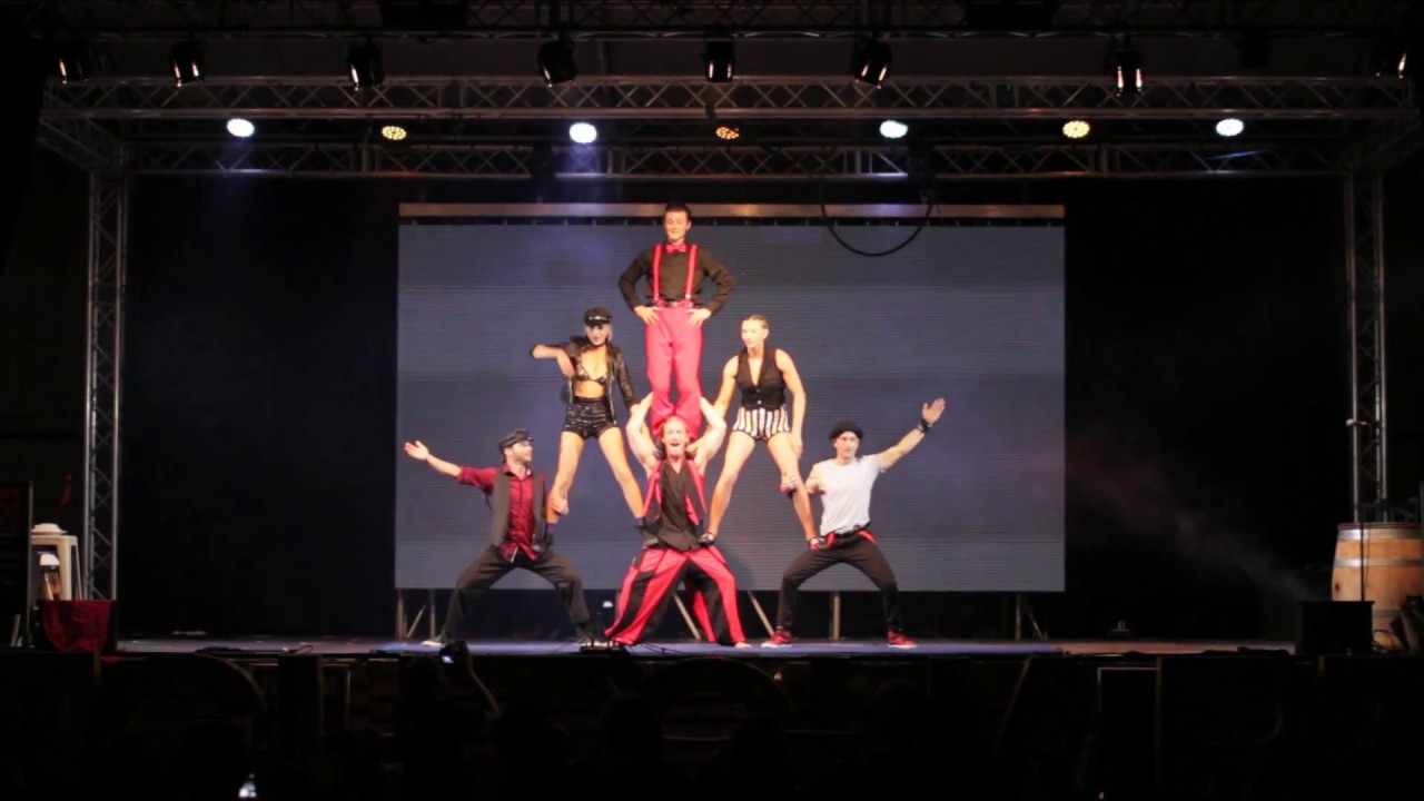 Human Pyramids - Element Circus