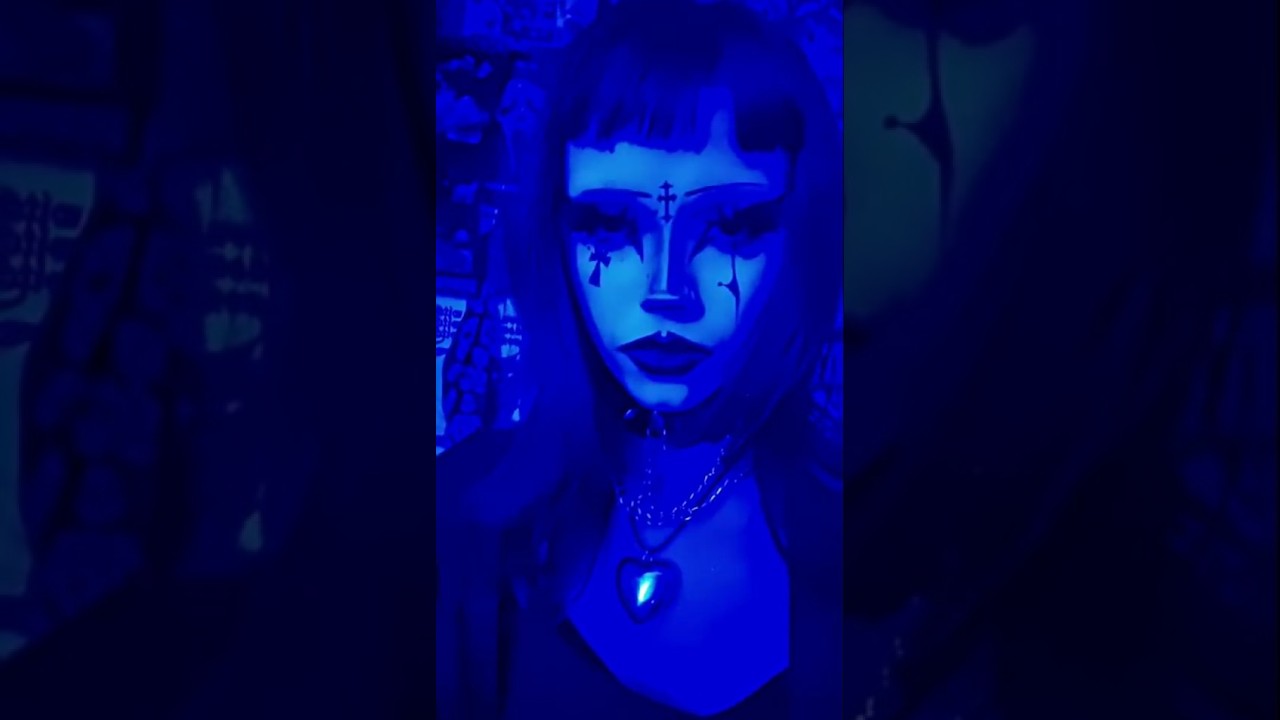 Do I look like your girlfriend?💙 #goth #gothic #gothstyle #gothfashion #gothmakeup #tradgoth #alt