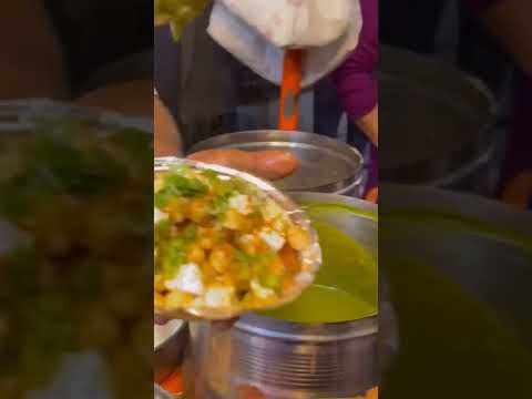 Pandit ji ka famous Aaloo Chaat in Delhi π #shorts #streetfood #chaat #delhifood