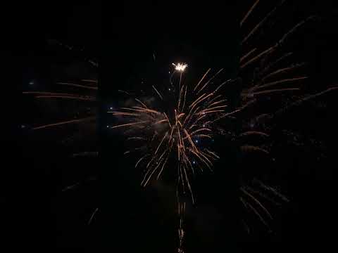 Full moon 340 shots 1/1 #pyronation #cakefireworks #fireworks #pyro
