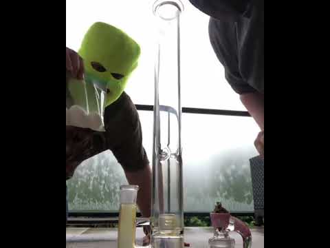 Steam Community :: Video :: 360 edgebug into the bong'