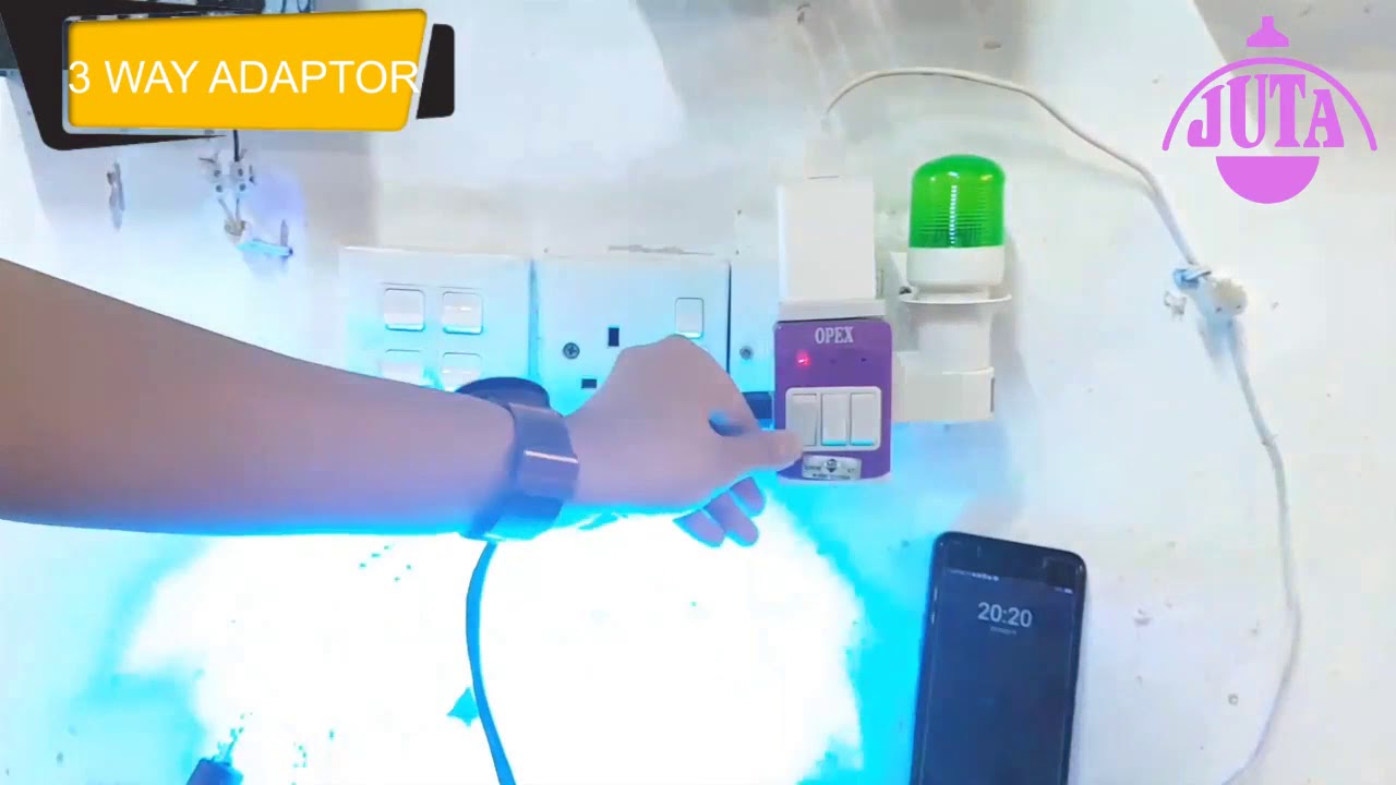 13A 3 WAY ADAPTOR WITH INDIVIDUAL SWITCH / EXTENSION SOCKET