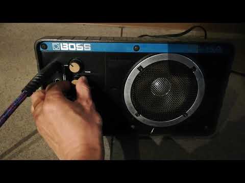 Pre-Owned Boss 80s Micro Monitor MA-15A Guitar Amp | Reverb