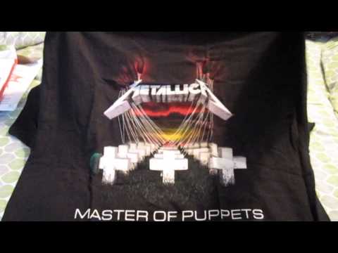 Metallica Master of Puppets T-Shirt Unwrapping