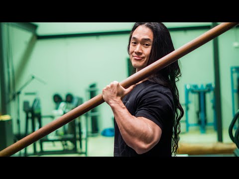 A Bodybuilding Coach Shares How He Trains His Grip Strength