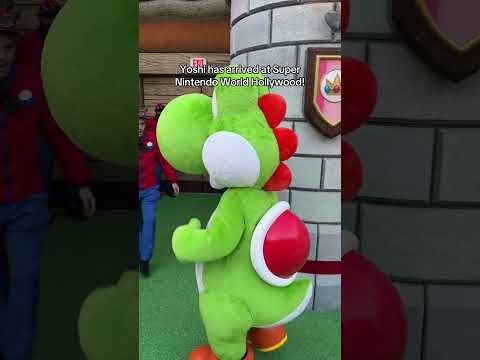 YOSHI!!! Yoshi is here at Fan Fest nights at Universal Studios Hollywood!
