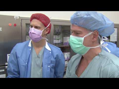 Siapakah kandidat yang cocok untuk Penggantian Lutut Sebagian dengan Bantuan Lengan Robot MAKOplasty®?