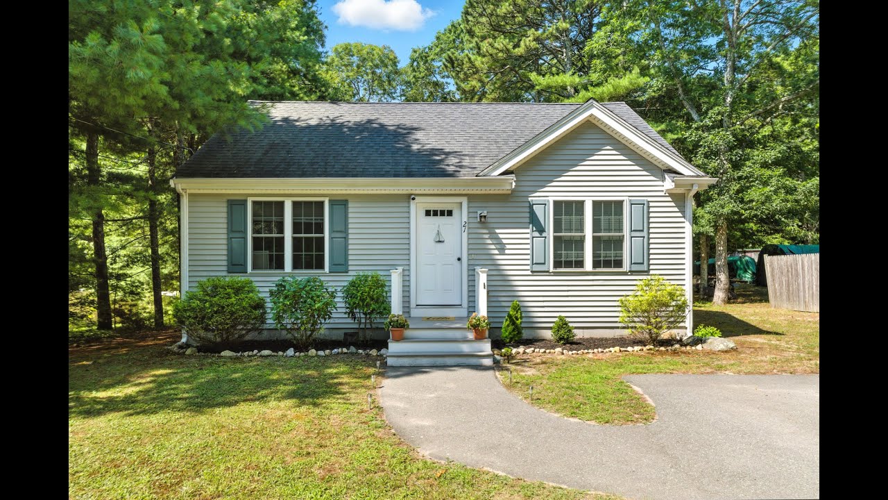 21 Crest St Plymouth, MA  02360