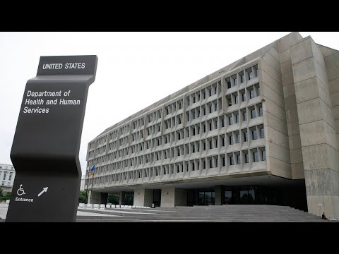 US agency says it lost track of migrant children