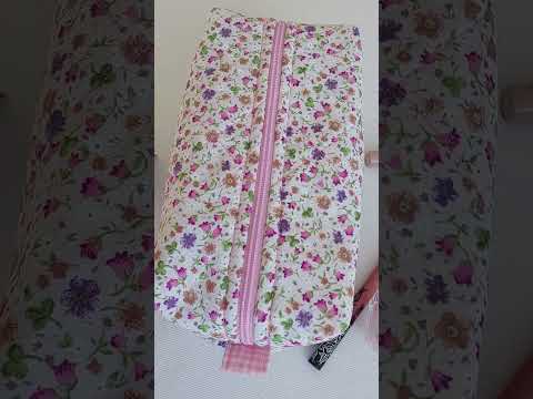 HANDMADE MAKEUP BAGS, COSMETIC POUCH, TRAVEL MAKEUP BAG