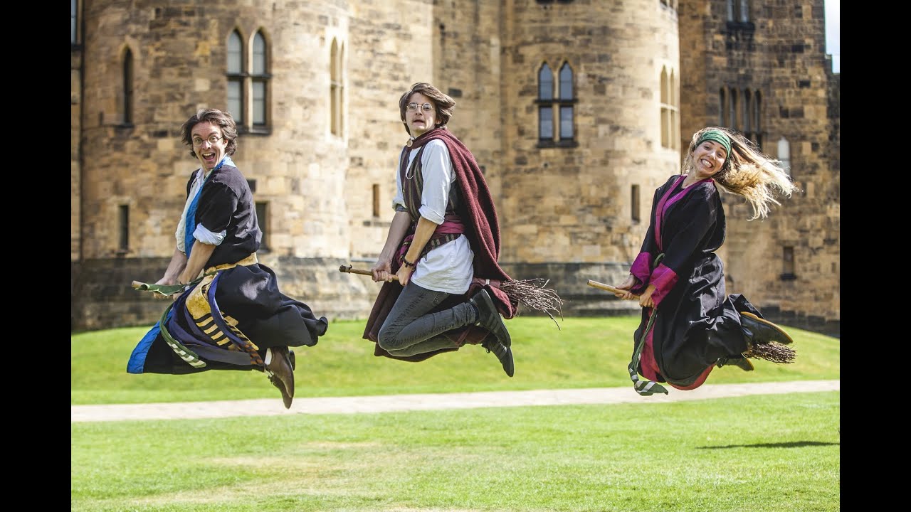 Alnwick Castle Tour from Edinburgh - Visit Harry Potters Hogwarts - Scottish Guided Tours