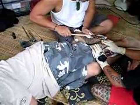 Traditional Hawaiian Tattooing (Kahuna ka kakau : Keone)