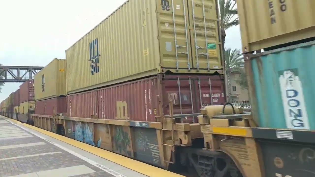 Westbound BNSF intermodal train with a 4 loco DPU