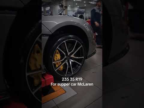235 35 R19 cho McLaren