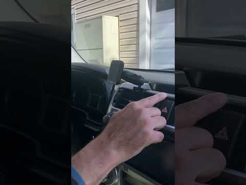 A 4Runner Phone Mount I like. Finally!