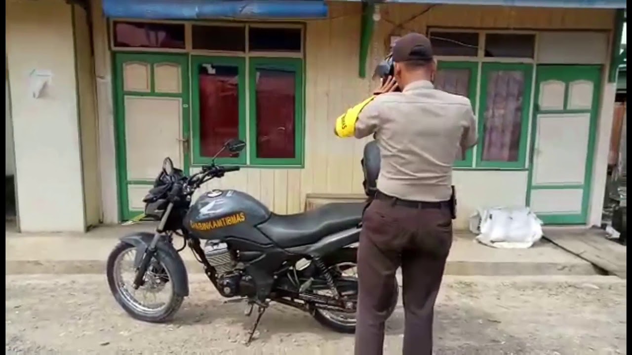Asiknyaa..!! NGOPI BARENG Bhabinkamtibmas Polsek Sampanahan.