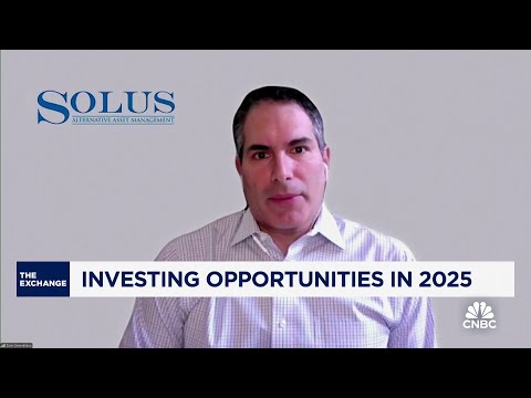 The consumer looks well with some pockets of weakness, says Solus' Dan Greenhaus