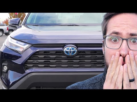 Toyota’s Hybrid Is A Gamechanger! (2025 Toyota RAV4 Hybrid)