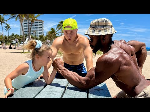 Gymnast Girl Challenged Bodybuilder in Arm Wrestling!