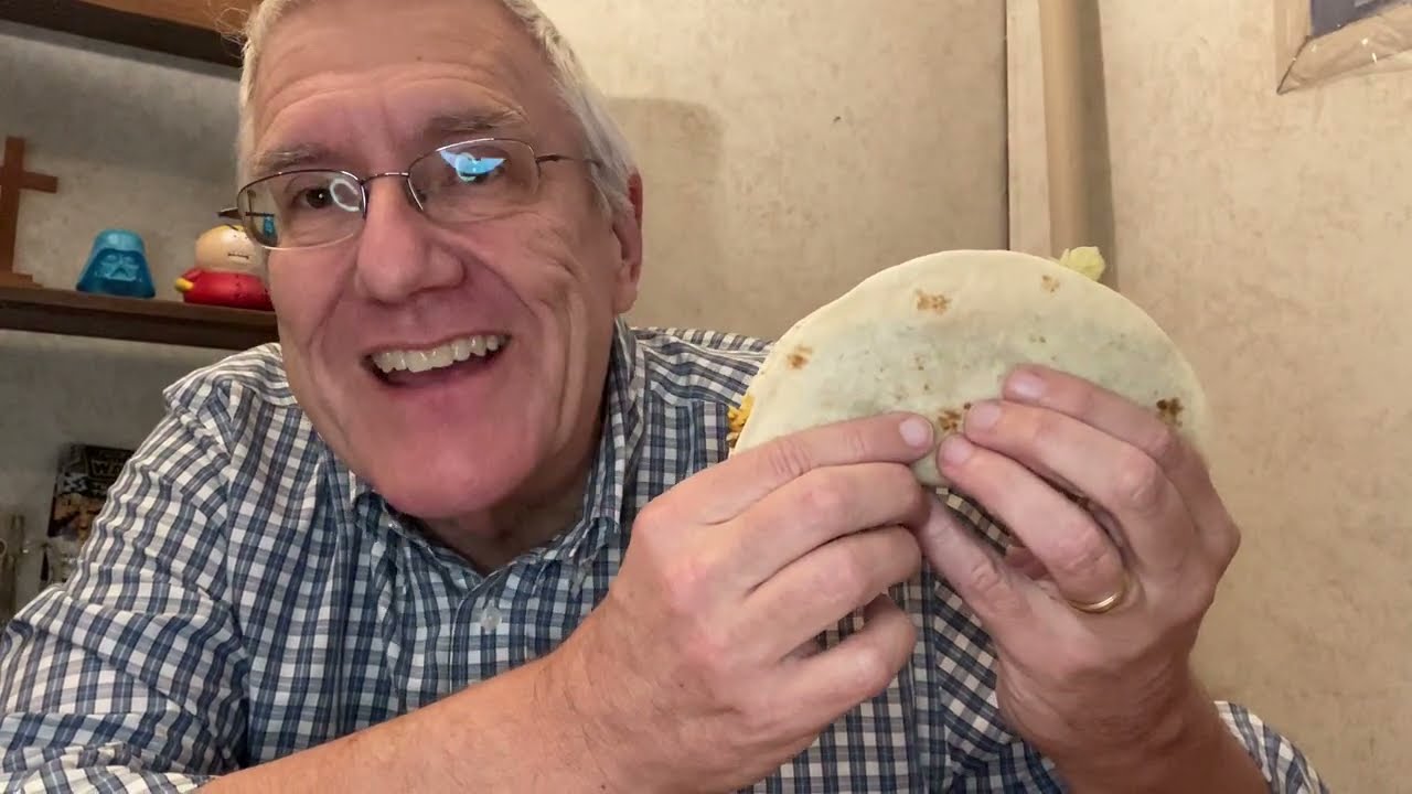 I Try Taco Bell's Double Decker Taco Supreme!!