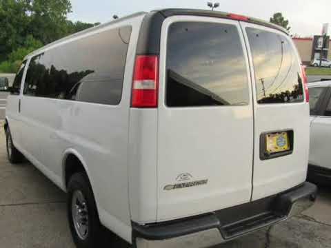 2018 Chevrolet Express Passenger RWD 3500 155" LT (Gastonia, North Carolina)