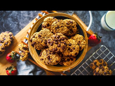 These vegan, egg-free, oil-free, flourless Peanut Butter Banana Oat Cookies are bursting with health