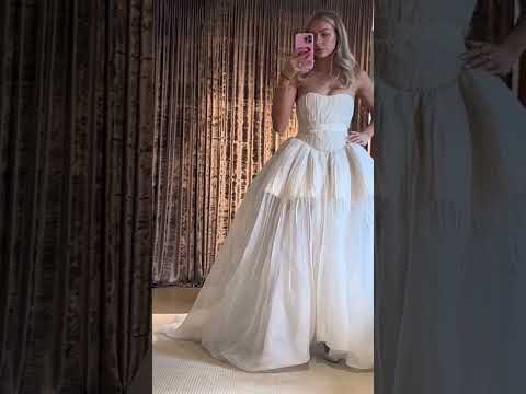 The Most Beautiful Wedding Dress You’ve Seen…via: @hannahchody on IG #wedding #weddingshorts