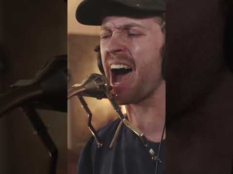 Greg Freeman performing his song “Come and Change My Body” with his band. #livesession #studio