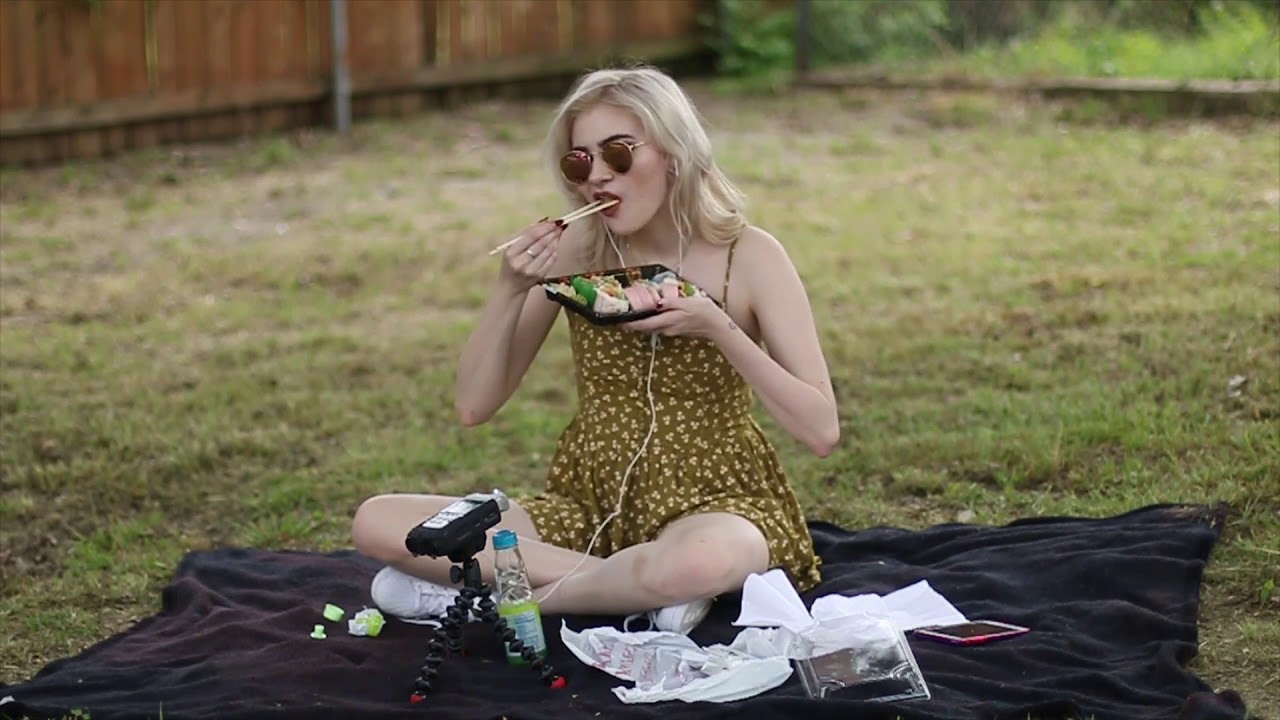 have a picnic with me | cloveress ASMR